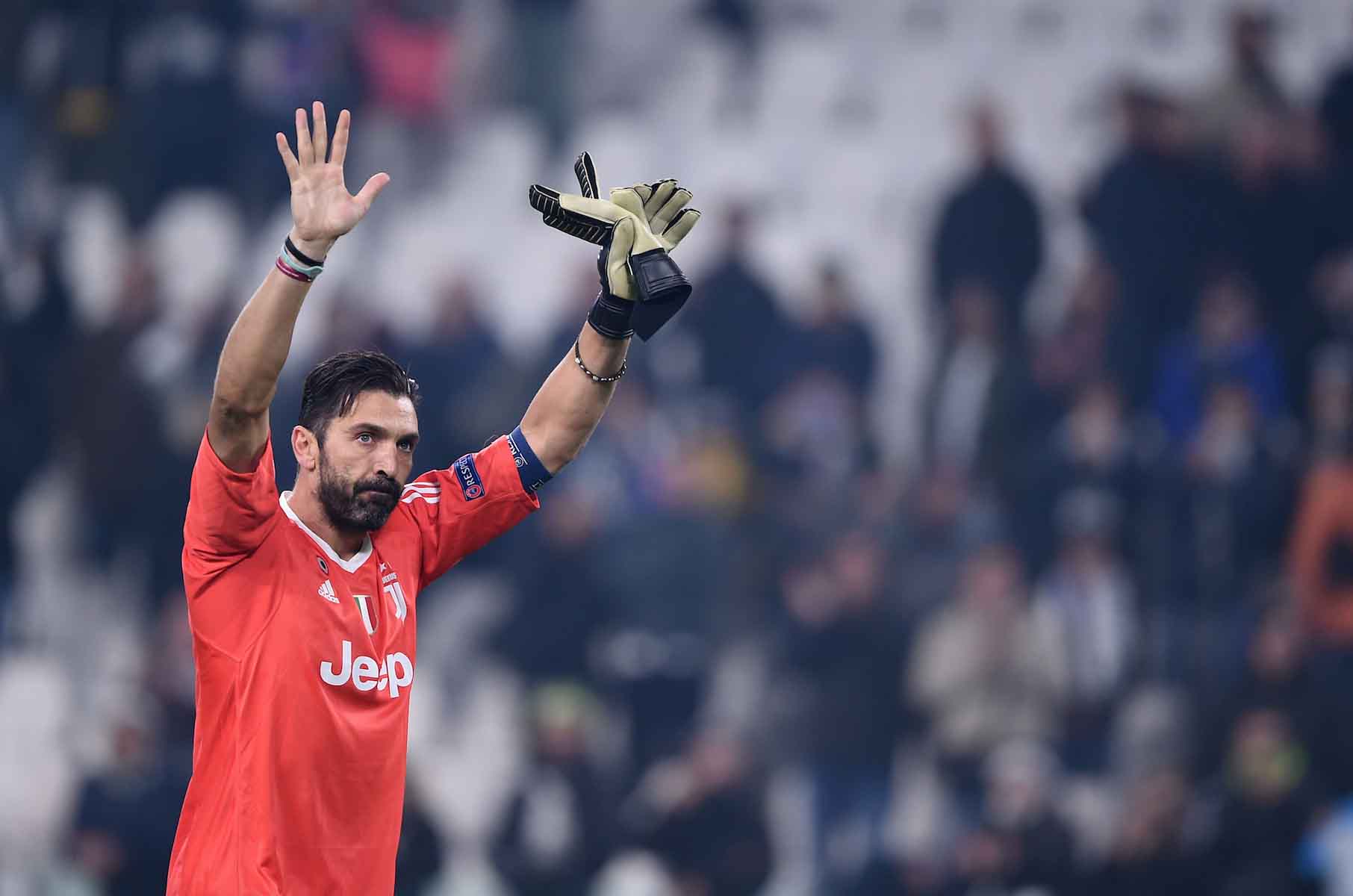 Chelsea keeper Thibaut Courtois wanted by Real Madrid, Juventus + PSG