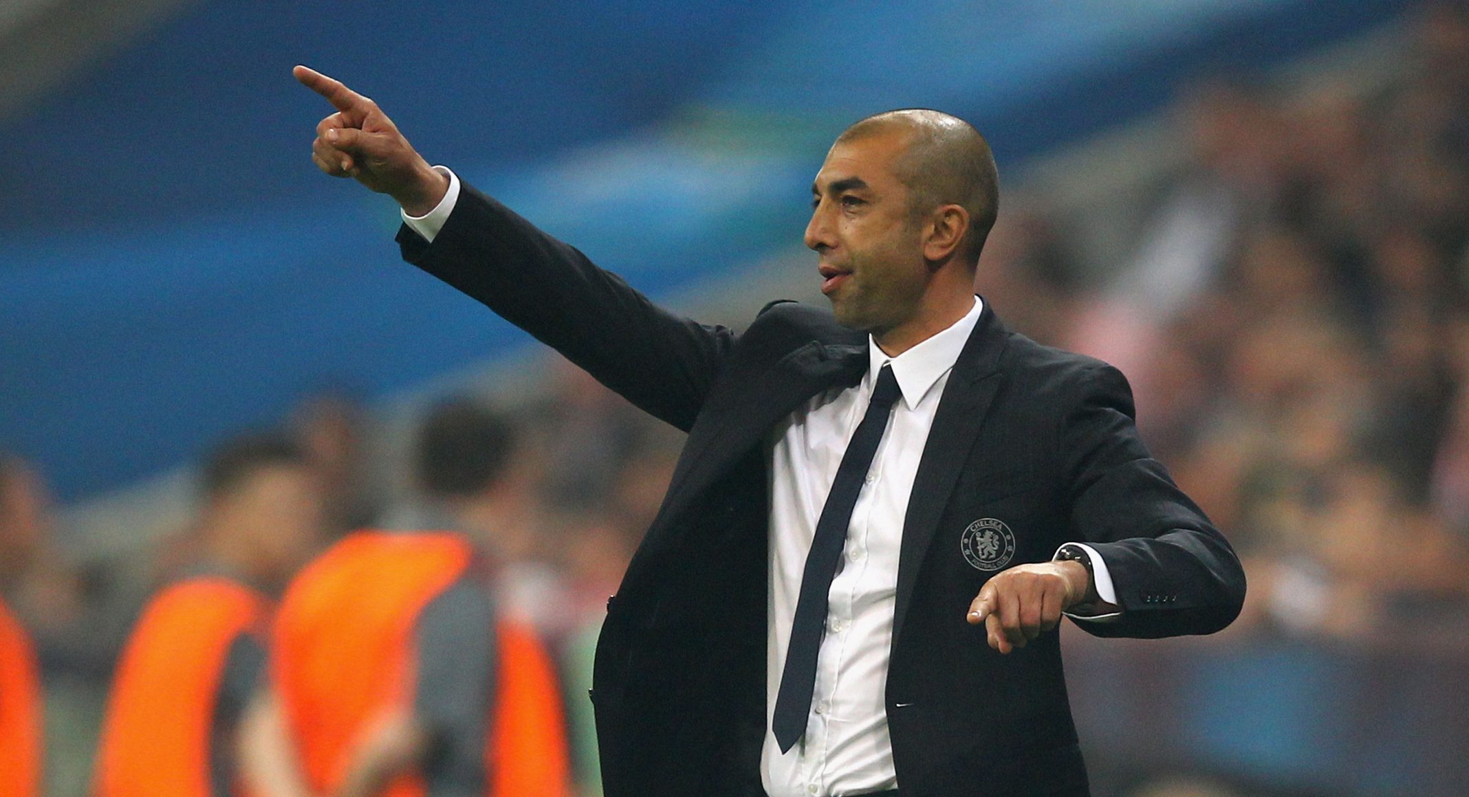 (Video) Roberto Di Matteo returns to Chelsea training ground